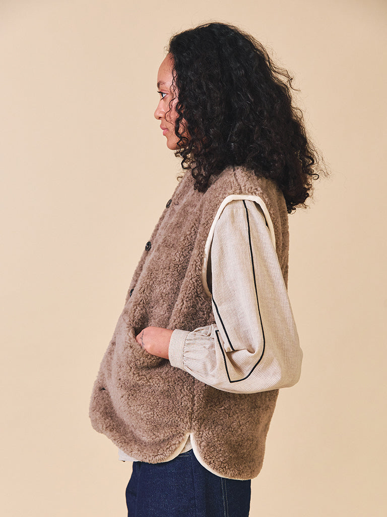 Sideline Tilda Vest in Mink – Maze
