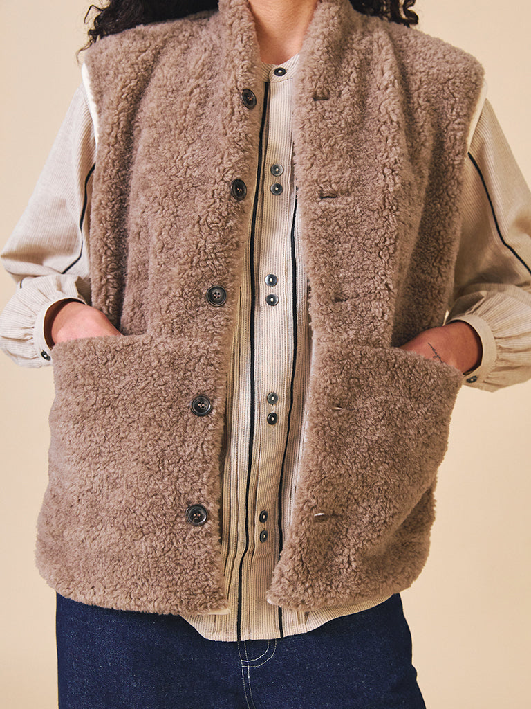 Sideline Tilda Vest in Mink – Maze